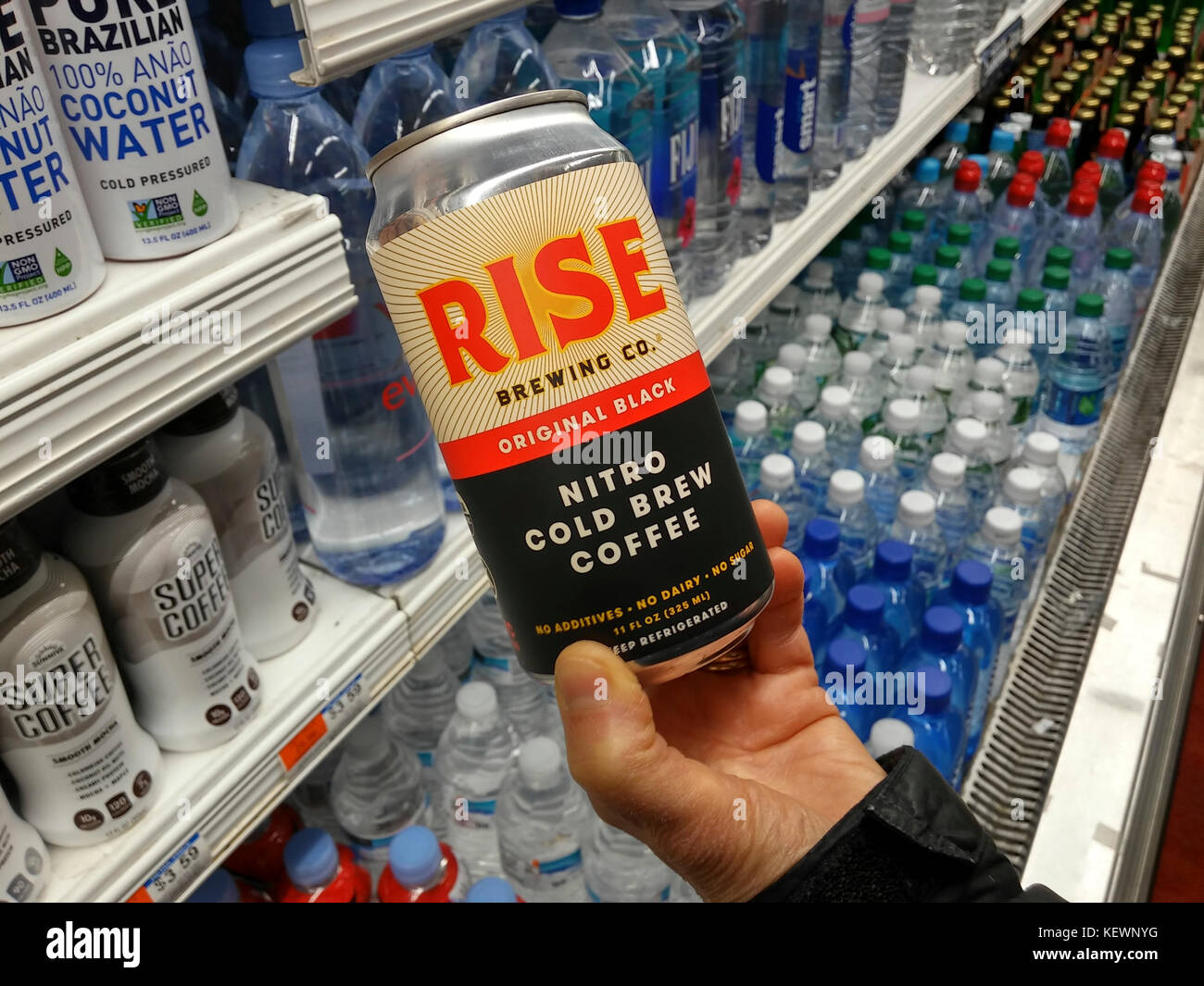 Beverage can supermarket hi-res stock photography and images - Alamy