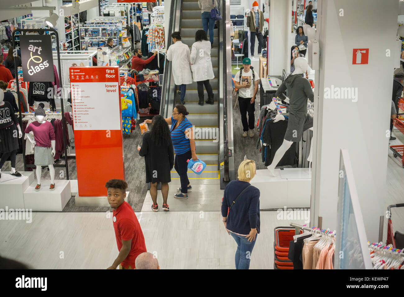 Economy format hi-res stock photography and images - Alamy