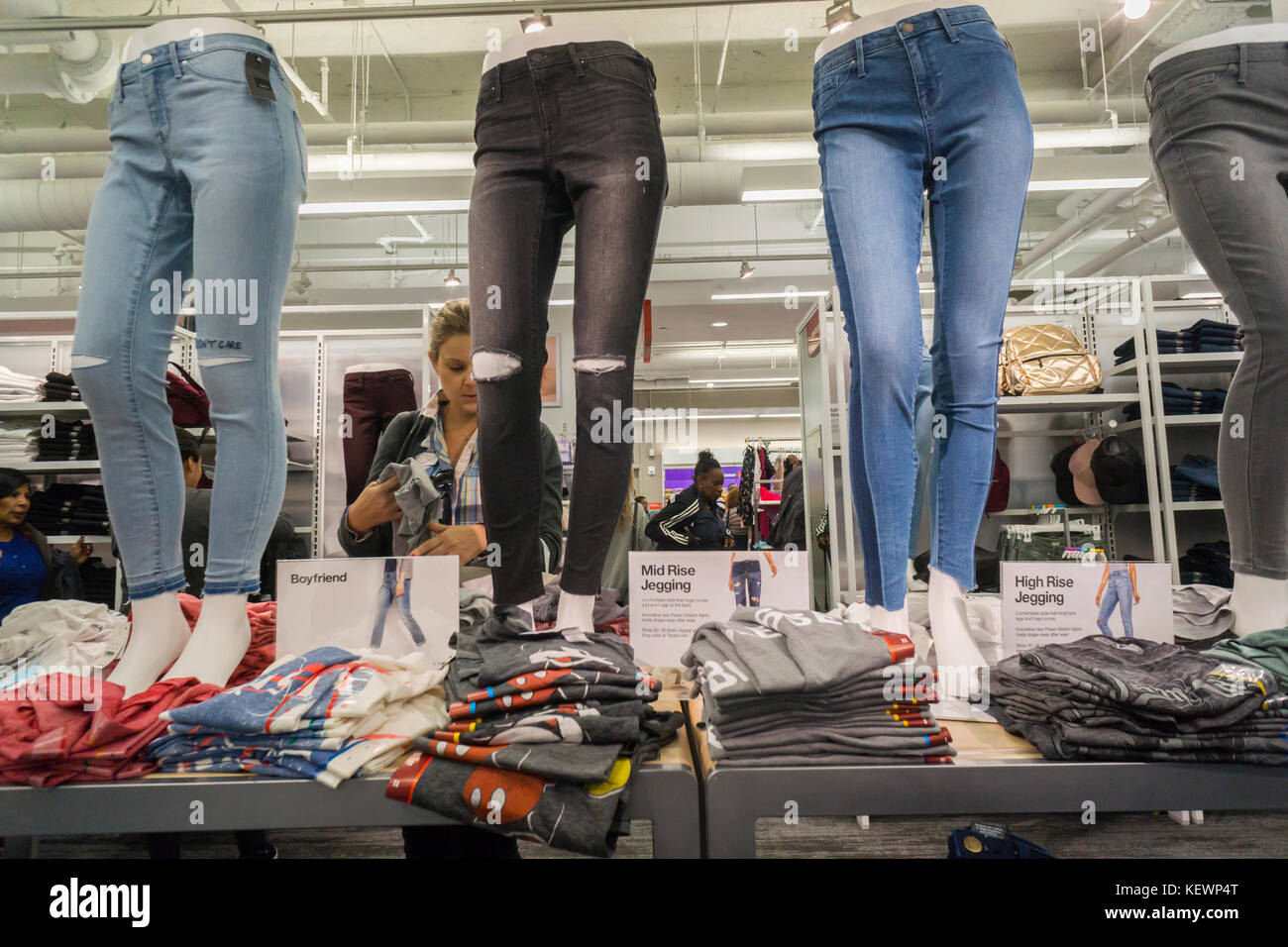 Giant mannequins hi-res stock photography and images - Alamy