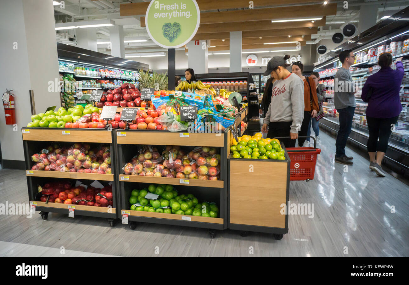 Market targets hi-res stock photography and images - Alamy