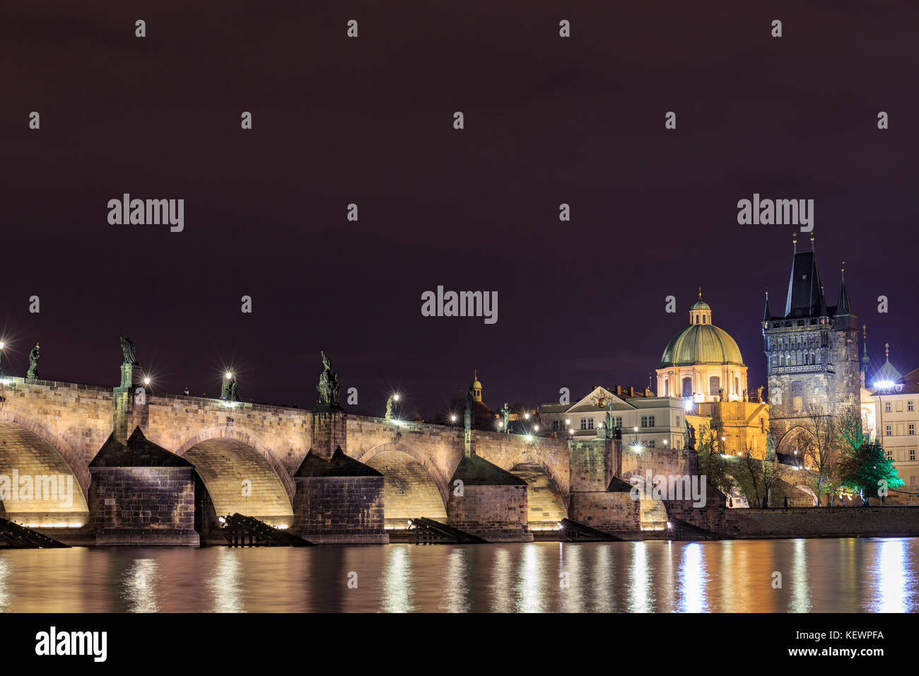 View of Prague's famous Charles Bridge at night Stock Photo - Alamy
