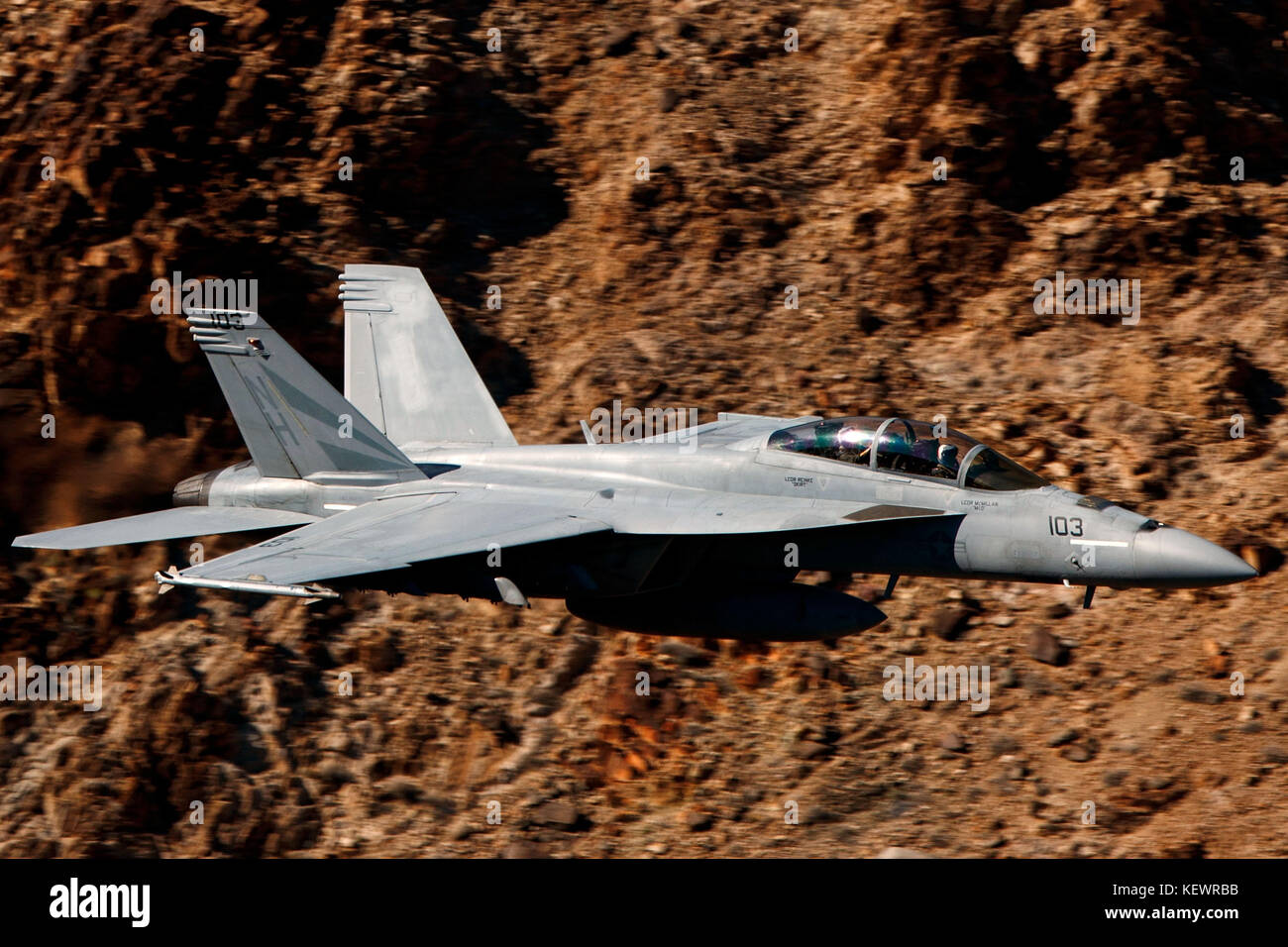 F18s hi-res stock photography and images - Alamy