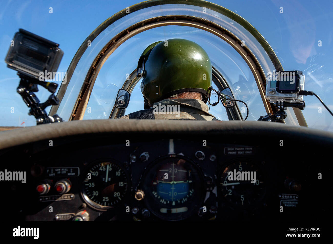 Airplane cockpits hi-res stock photography and images - Alamy