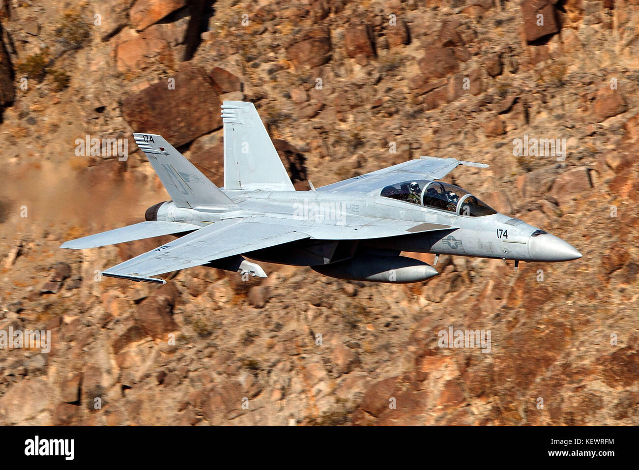 United navy f 18 vfa 122 fighter hi-res stock photography and images ...