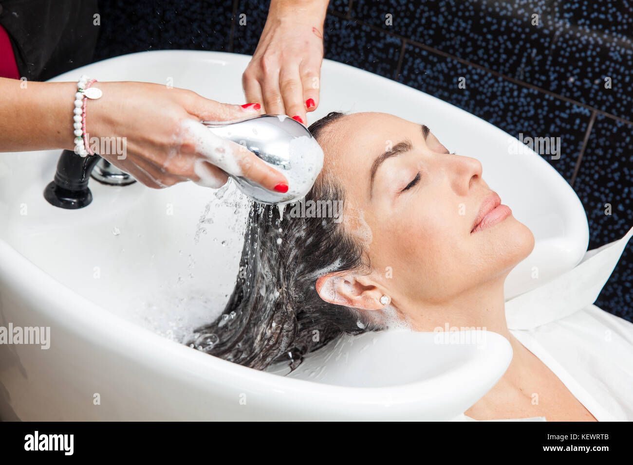 Hair wash hi-res stock photography and images - Alamy