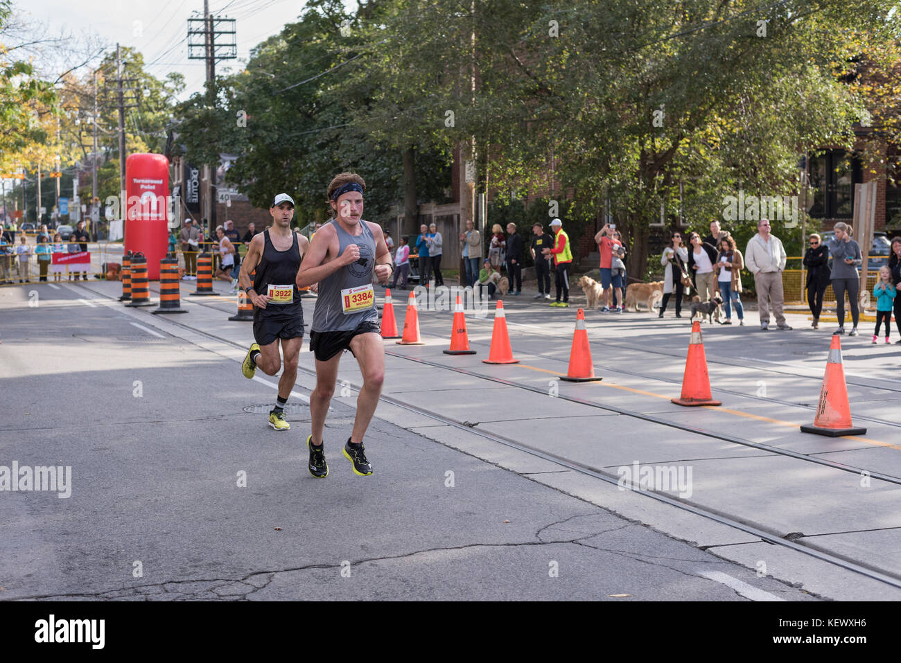 Toronto waterfront marathon hi-res stock photography and images - Alamy