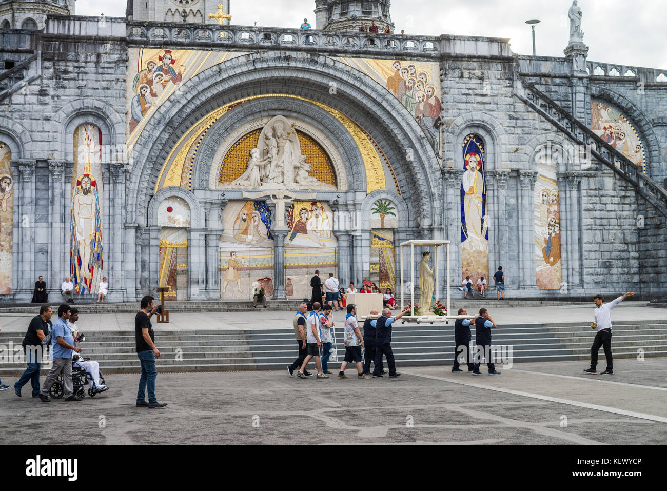 Pilgrims procession to Mass, Lourdes, Pyrenees, France, Europe Stock ...