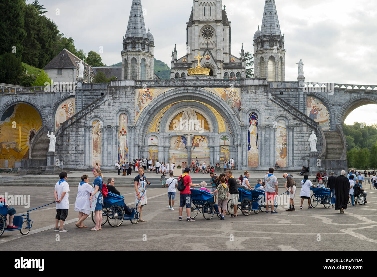 Pilgrims procession to Mass, Lourdes, Pyrenees, France, Europe Stock ...