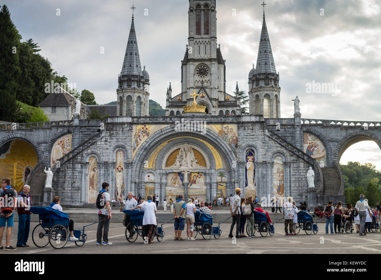 Pilgrims procession to Mass, Lourdes, Pyrenees, France, Europe Stock ...