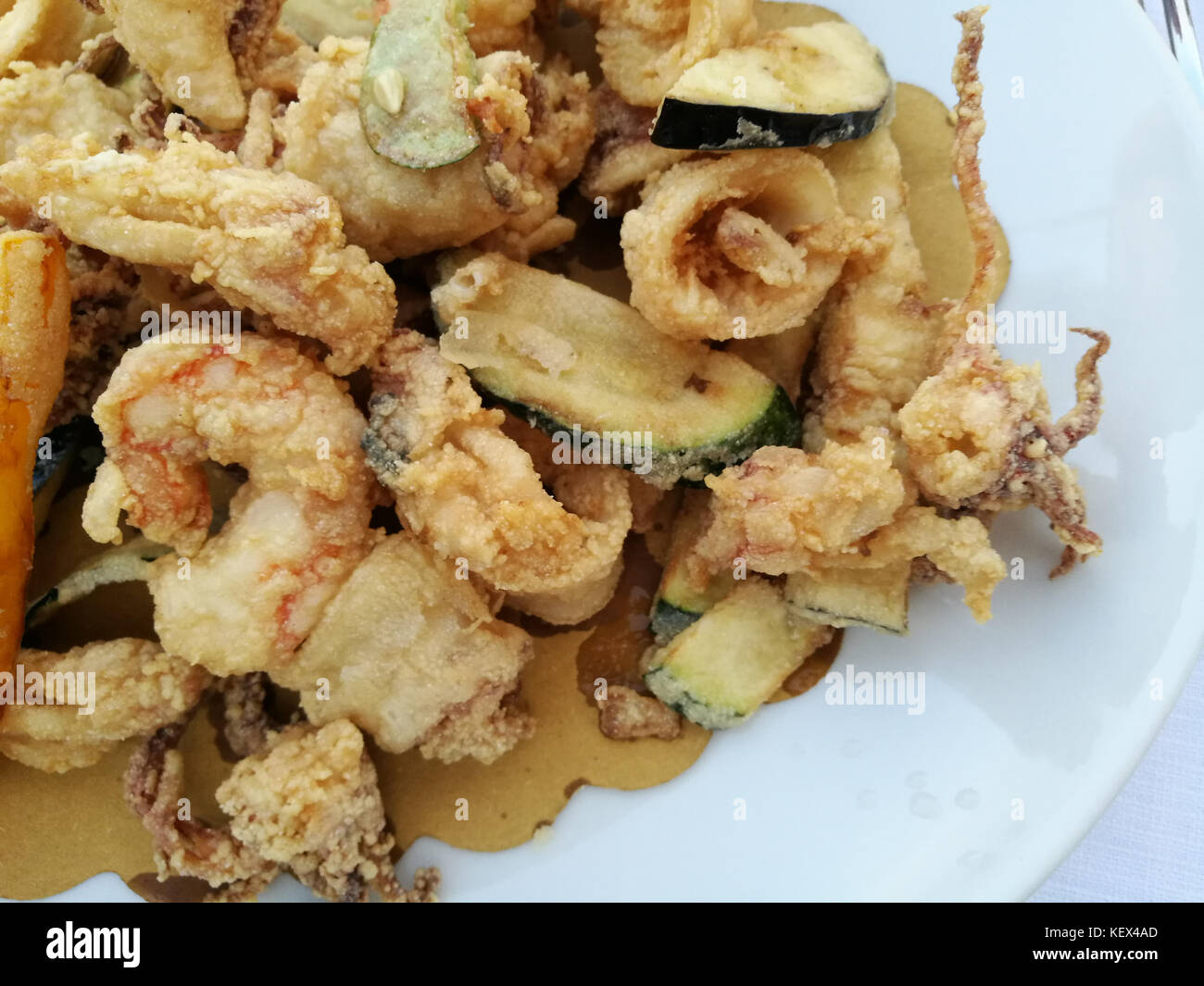 mixed fish fried Stock Photo - Alamy