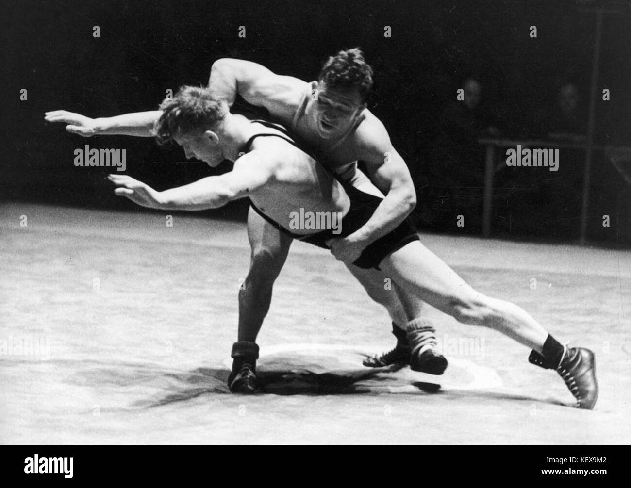 Wrestling vintage hi-res stock photography and images - Alamy