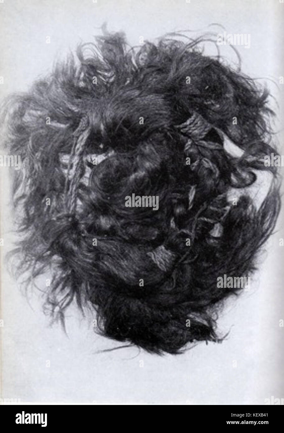 Hair styling trends hi-res stock photography and images - Alamy