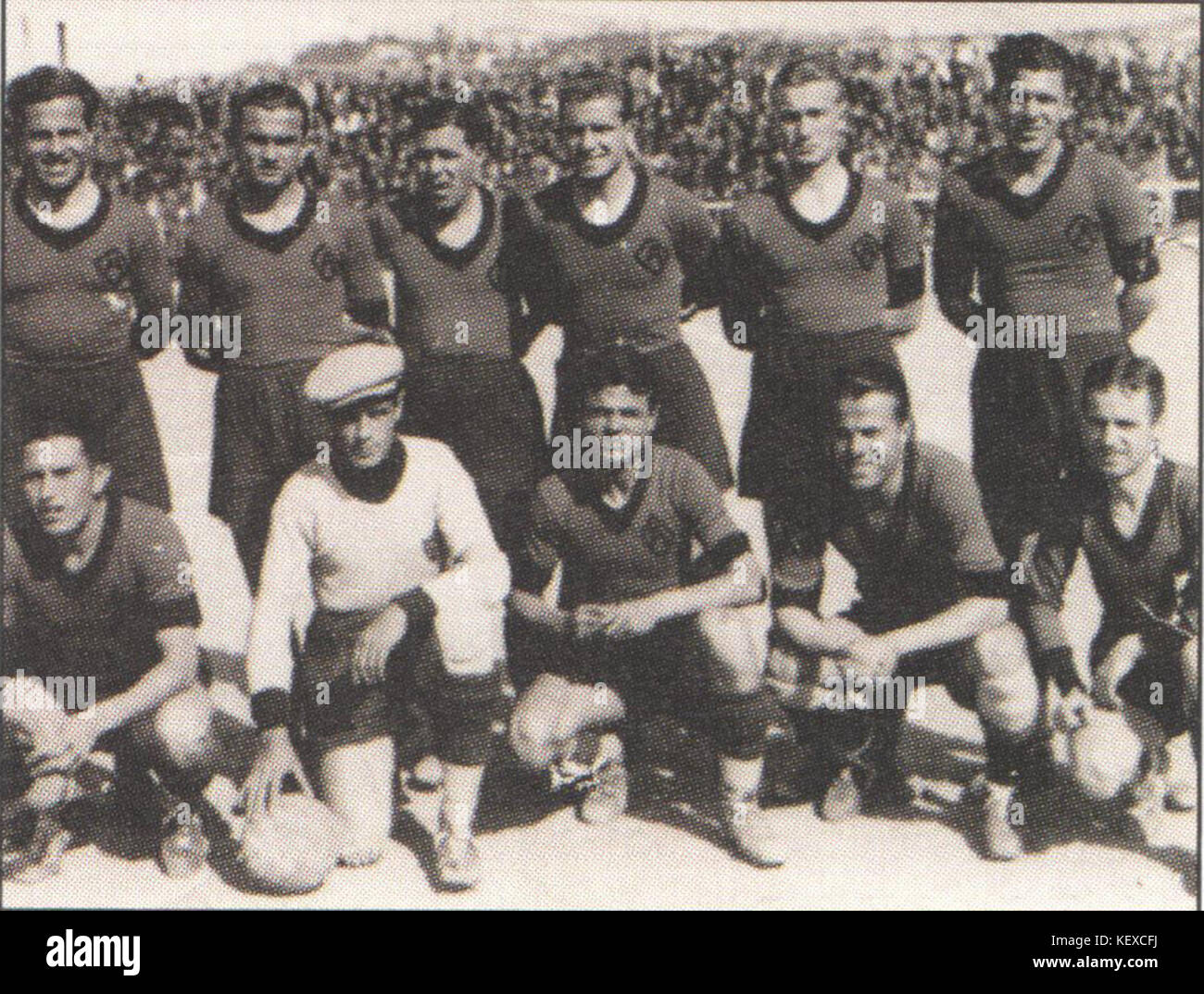 Aris thessaloniki greece football hi-res stock photography and images ...