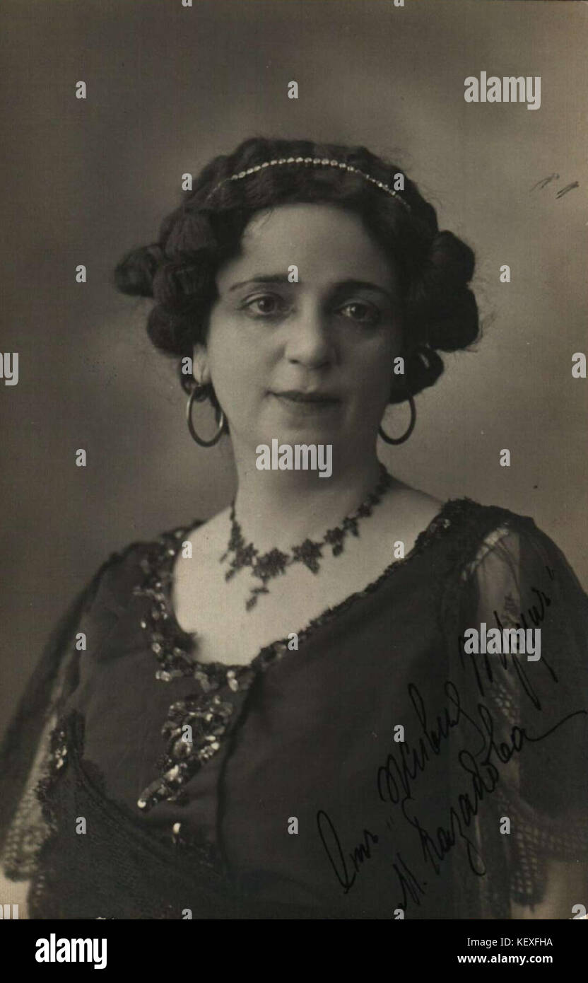 1154K 1 344 6 Maria Kazakova Stock Photo - Alamy