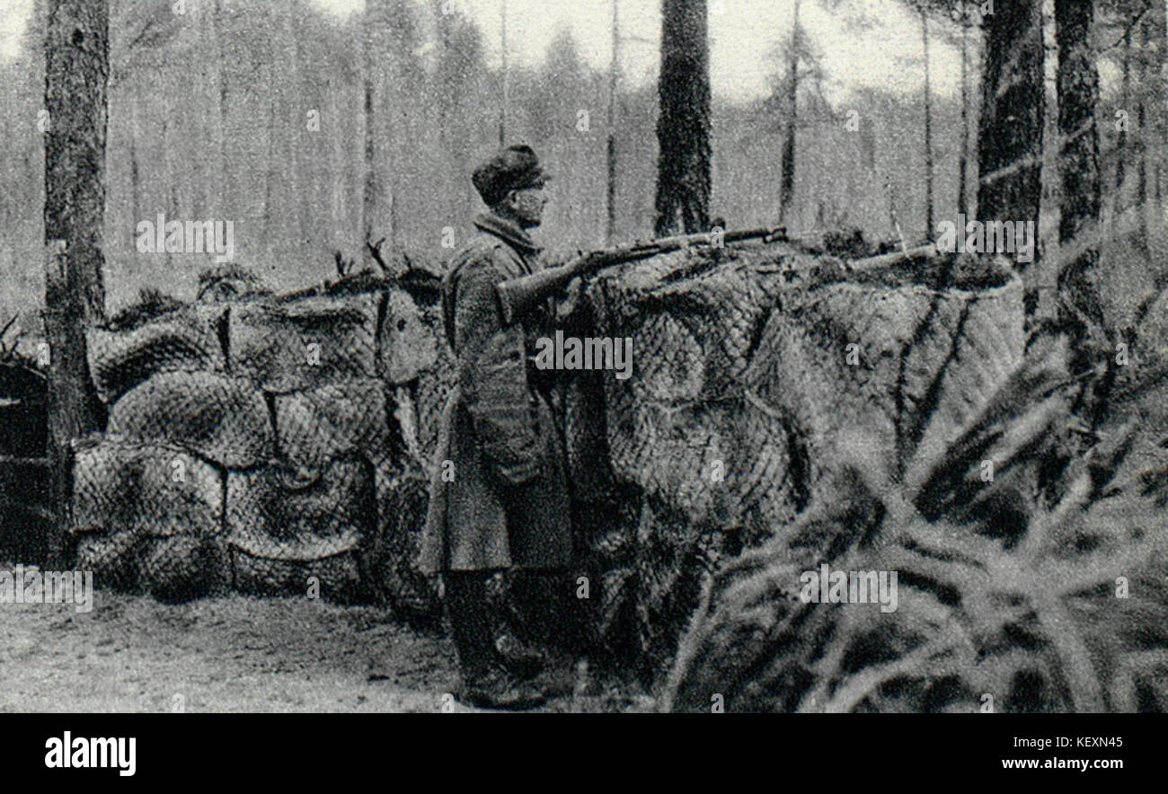 Czujka na odcinku I baonu 4 pp LP Stock Photo - Alamy