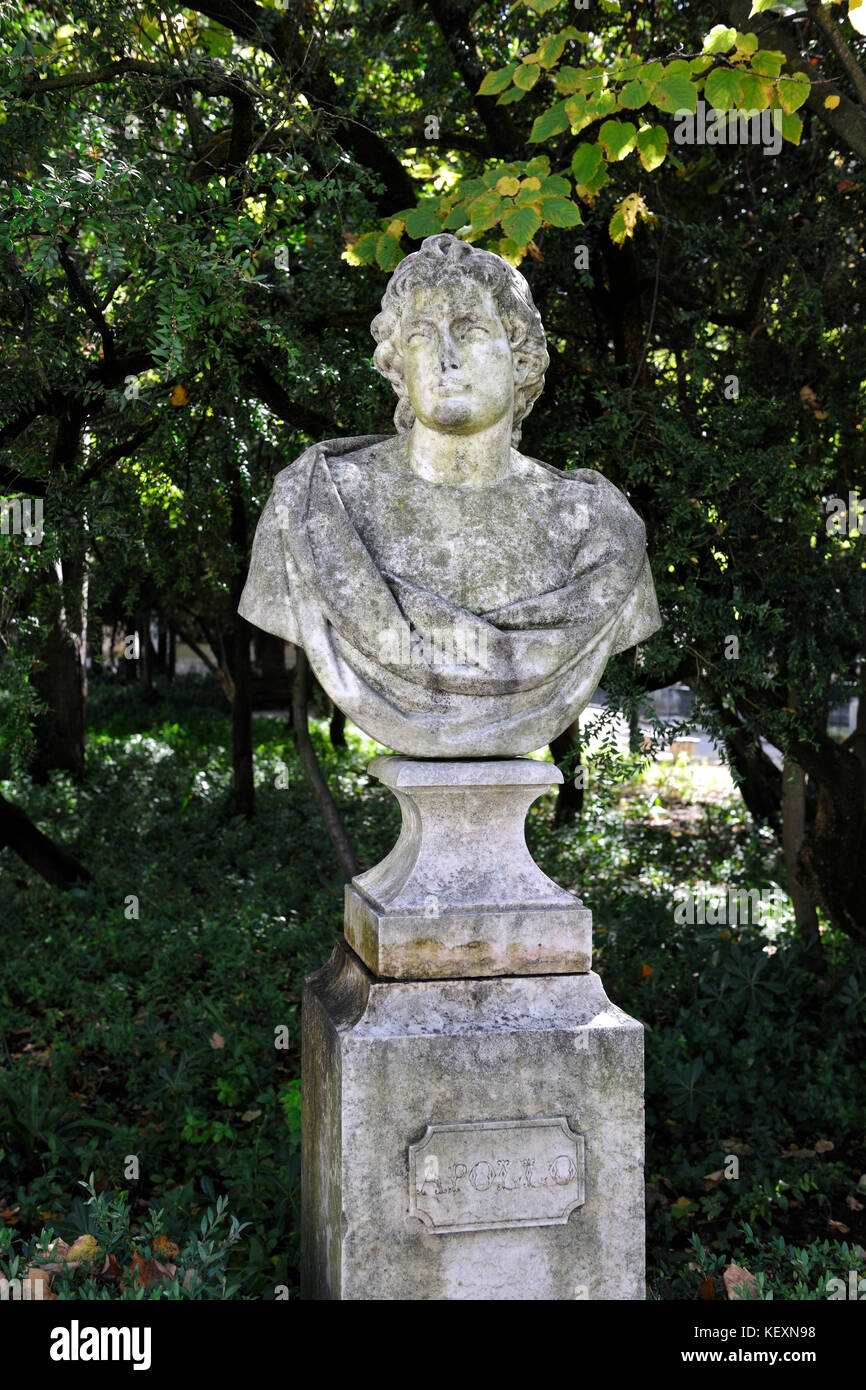 Apollo statue sculpture hi-res stock photography and images - Alamy