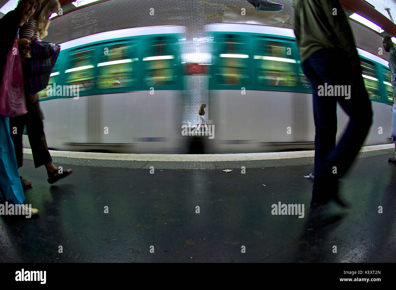 The Metro subway system in Paris, France Stock Photo - Alamy