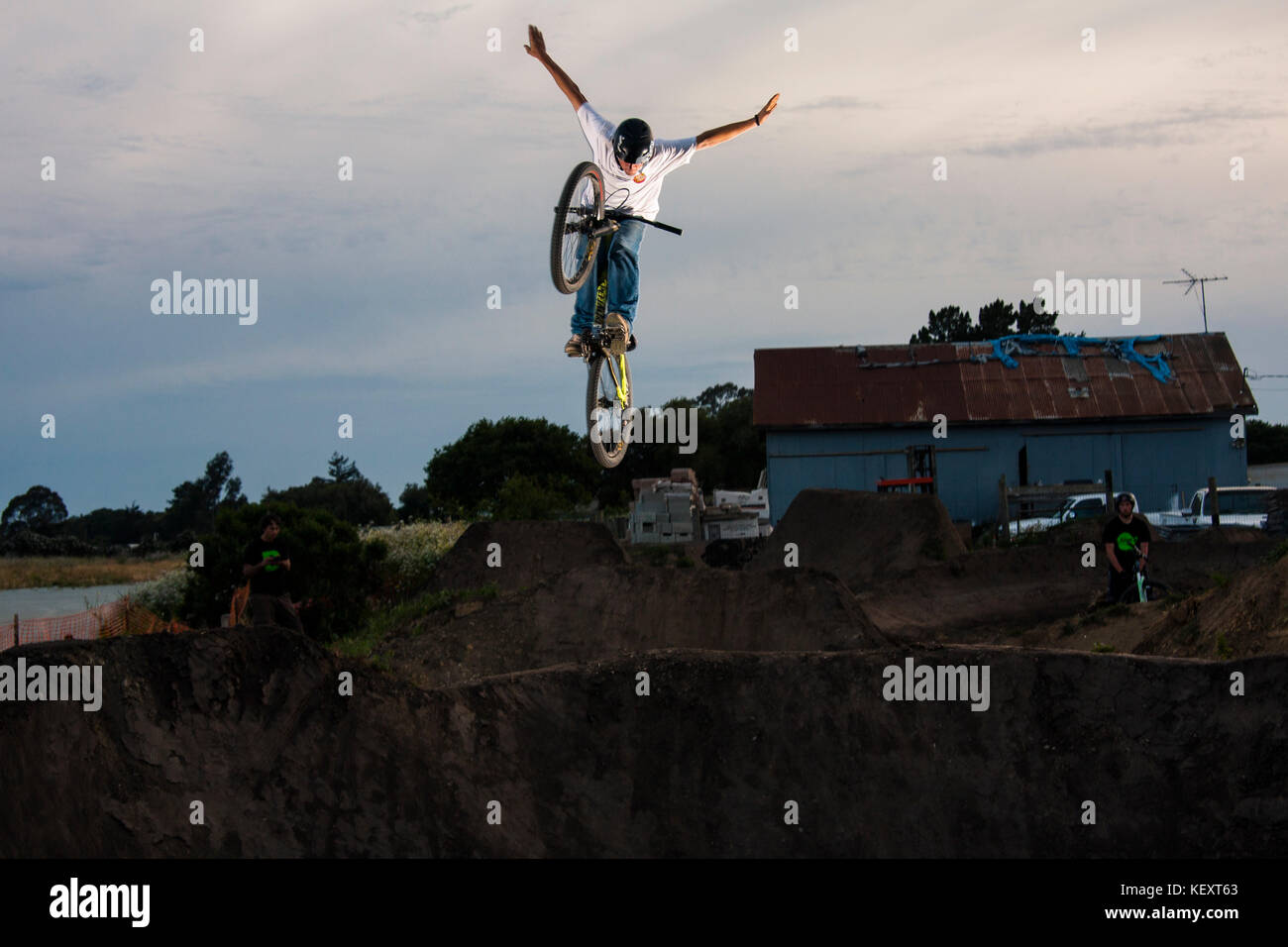 Tuck no hander hi-res stock photography and images - Alamy
