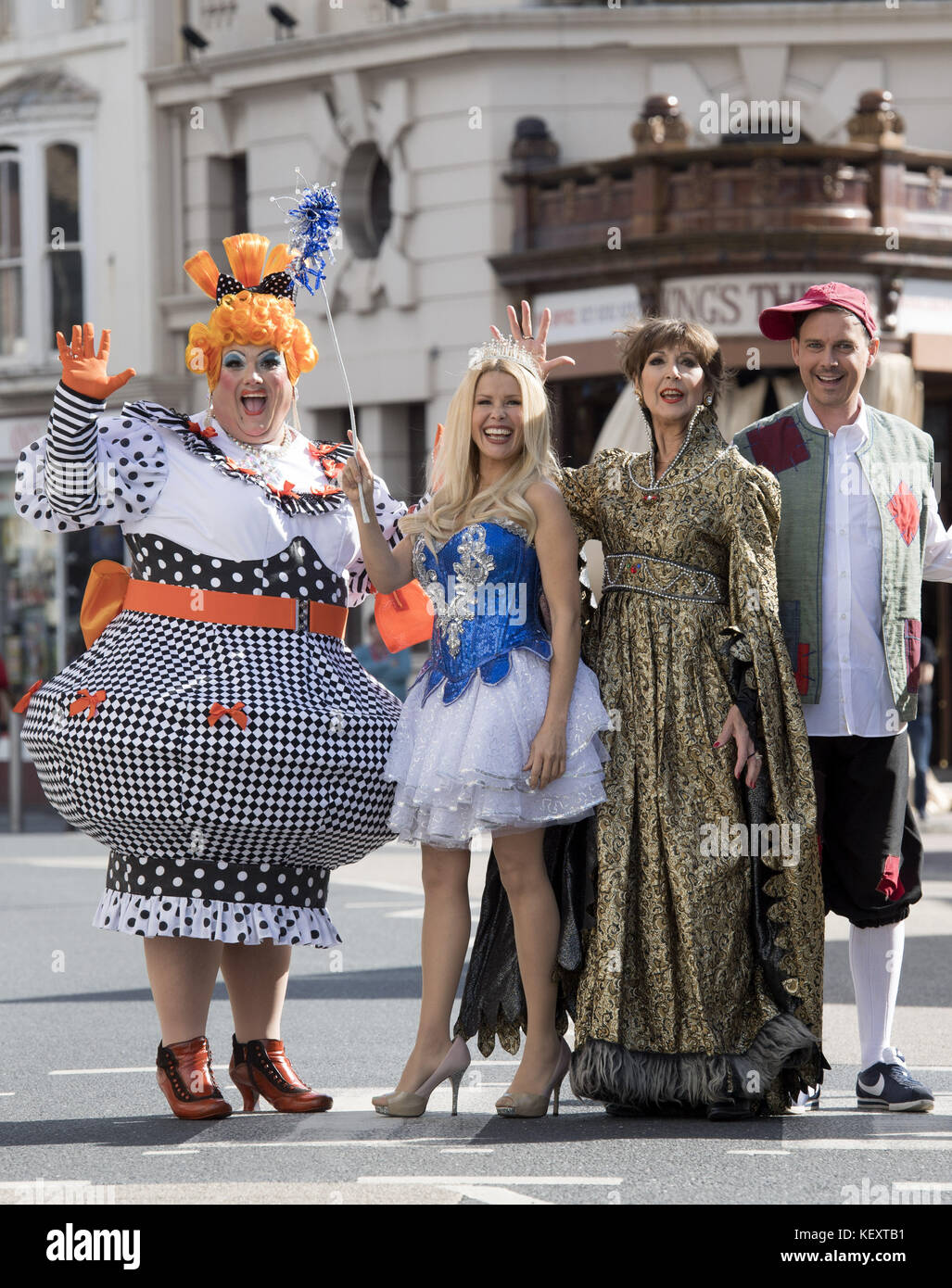 Actor simon grant hi-res stock photography and images - Alamy