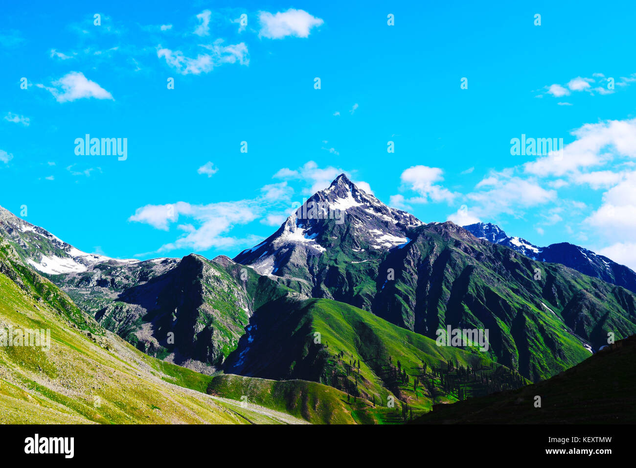 Staggering Stock Photos & Staggering Stock Images - Alamy