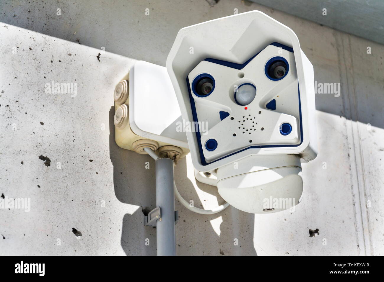 Dual space hi-res stock photography and images - Alamy