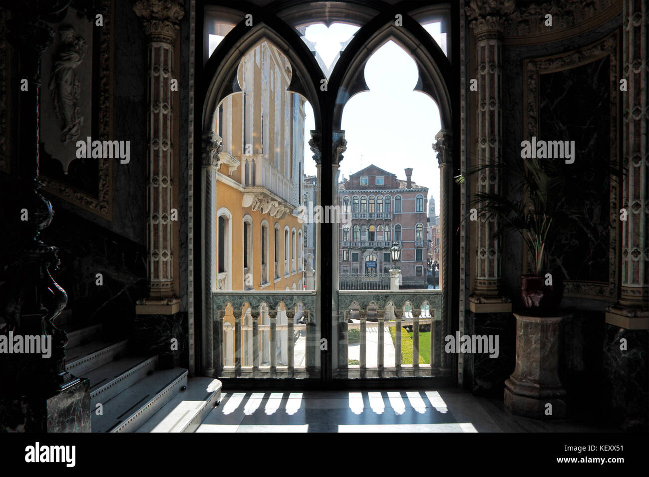 Inside view old venetian hi-res stock photography and images - Alamy