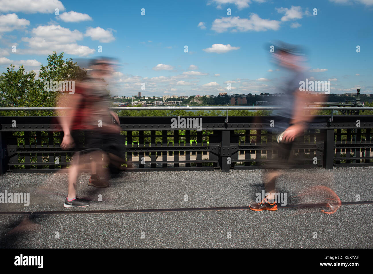 Waling on the Highline, New York City Stock Photo - Alamy