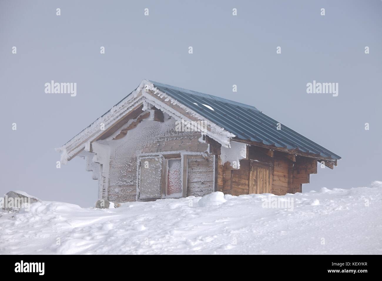 Frosty winter hut Stock Photo - Alamy
