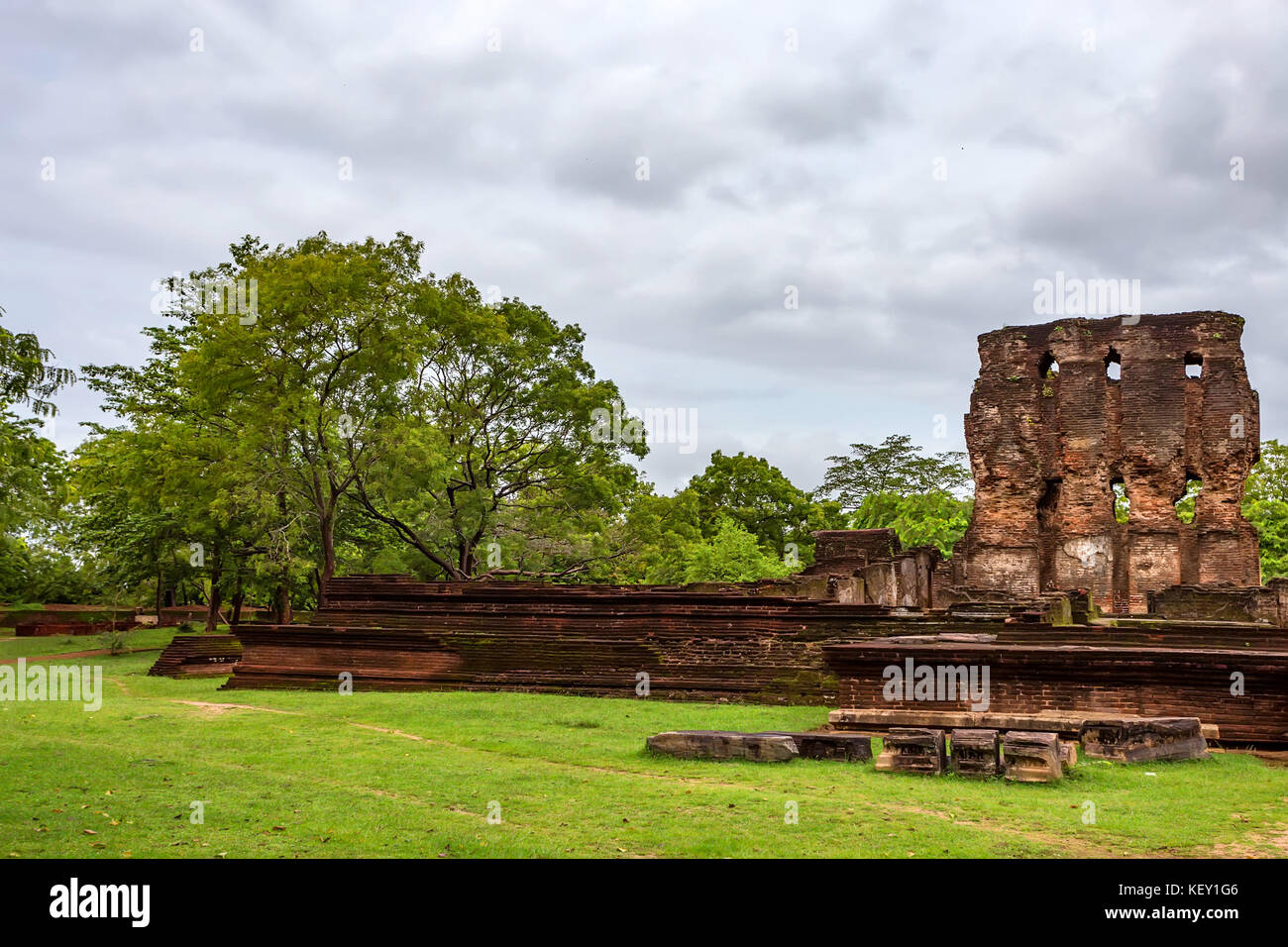 Royal palace of King Parakramabahu in Polonnaruwa Stock Photo - Alamy