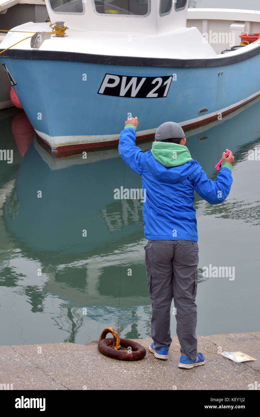 Children Crabbing Stock Photos & Children Crabbing Stock Images - Alamy