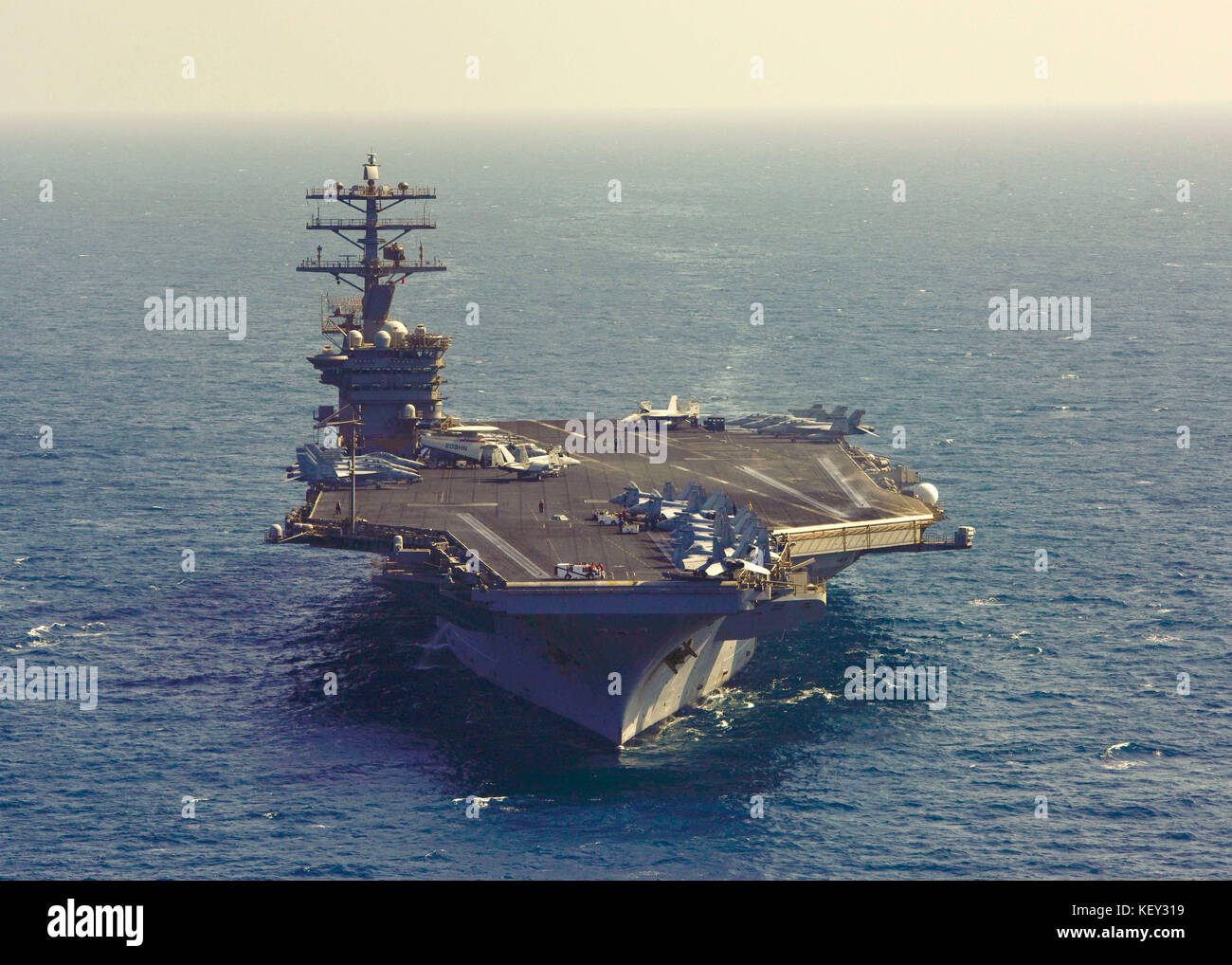 Aircraft carrier uss nimitz cvn 68 hi-res stock photography and images ...