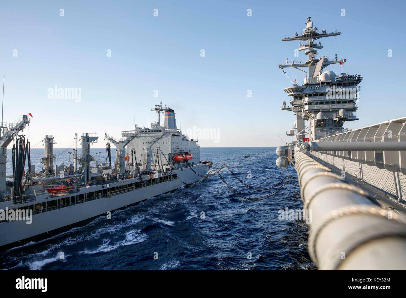 Uss abraham lincoln cvn 72 hi-res stock photography and images - Alamy