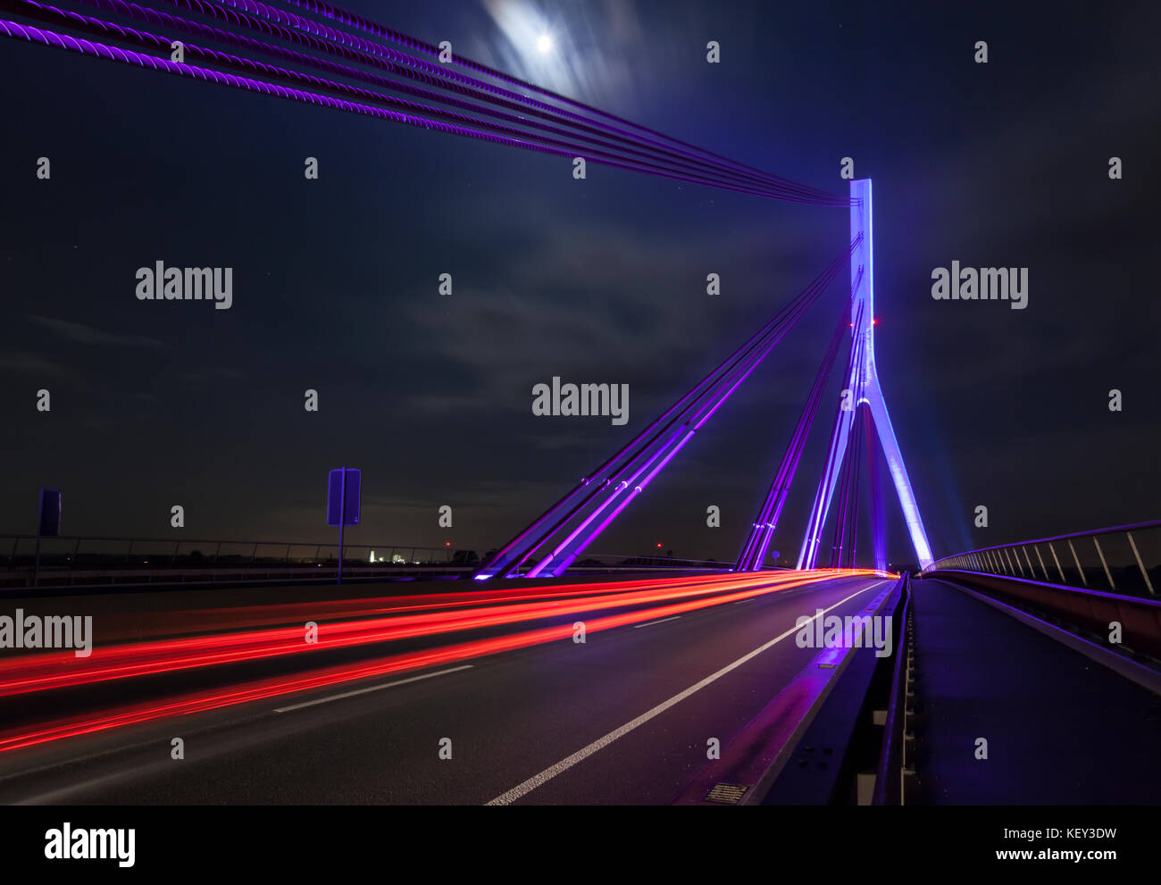 Long exposure traffic night hi-res stock photography and images - Alamy