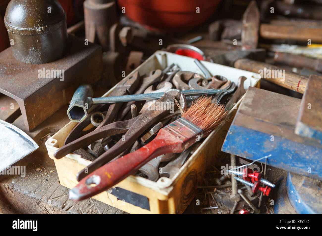 Mechanic hand in toolbox hi-res stock photography and images - Alamy