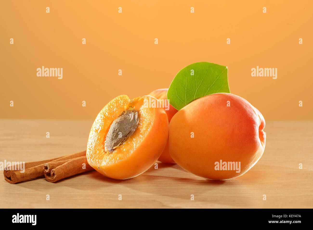 Apricot hi-res stock photography and images - Alamy