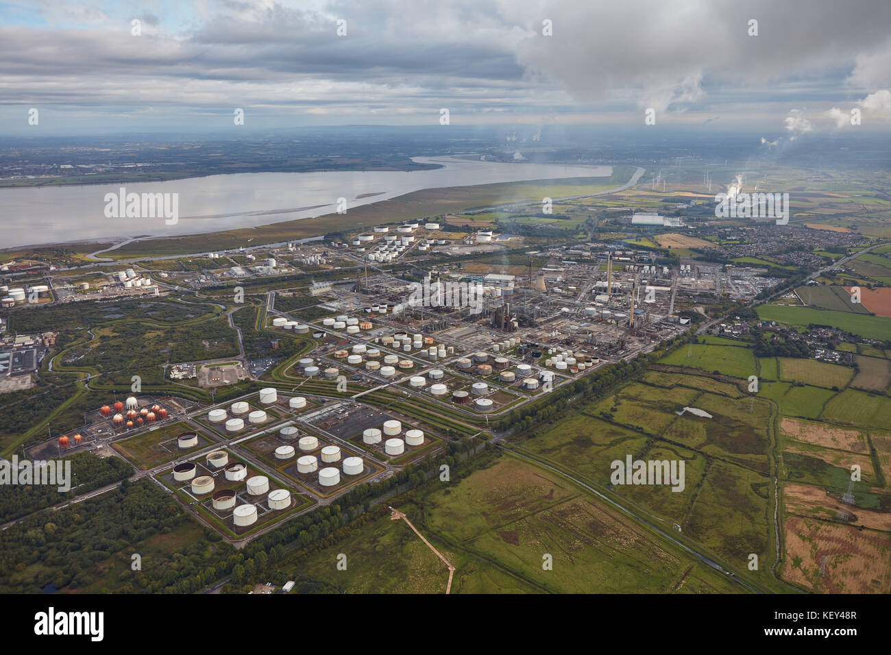 Ellesmere port oil refinery hi-res stock photography and images - Alamy