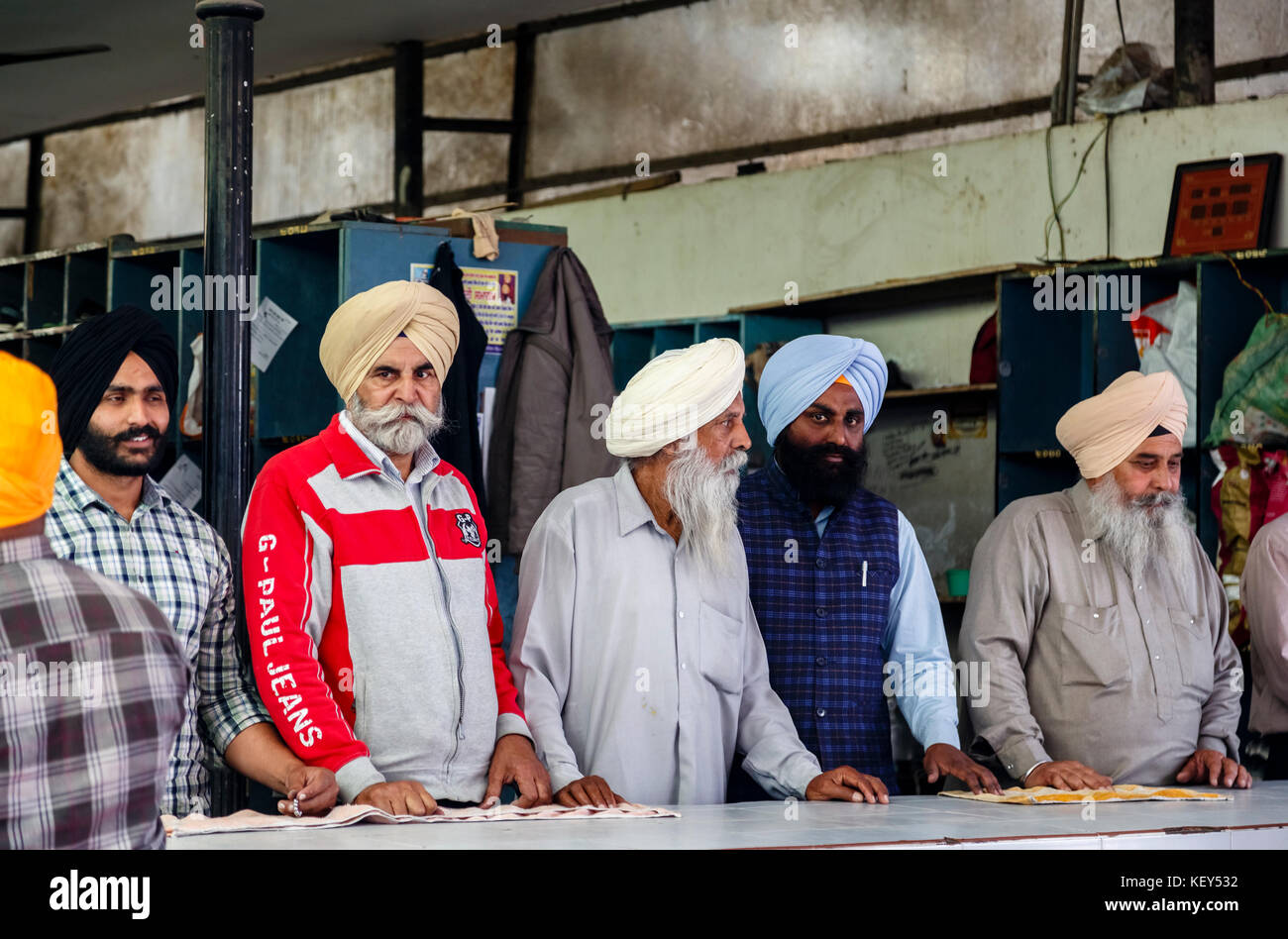 Sikhism and turbans hi-res stock photography and images - Alamy