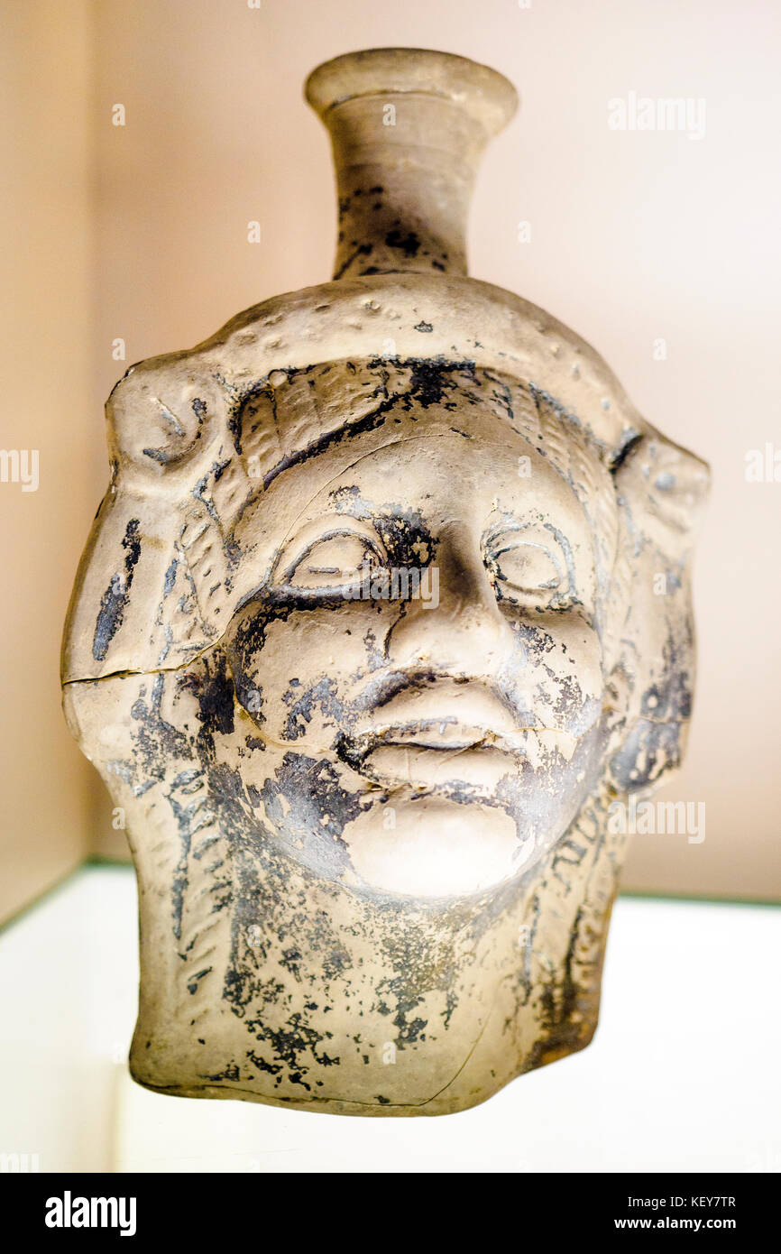 Head flask roman hi-res stock photography and images - Alamy