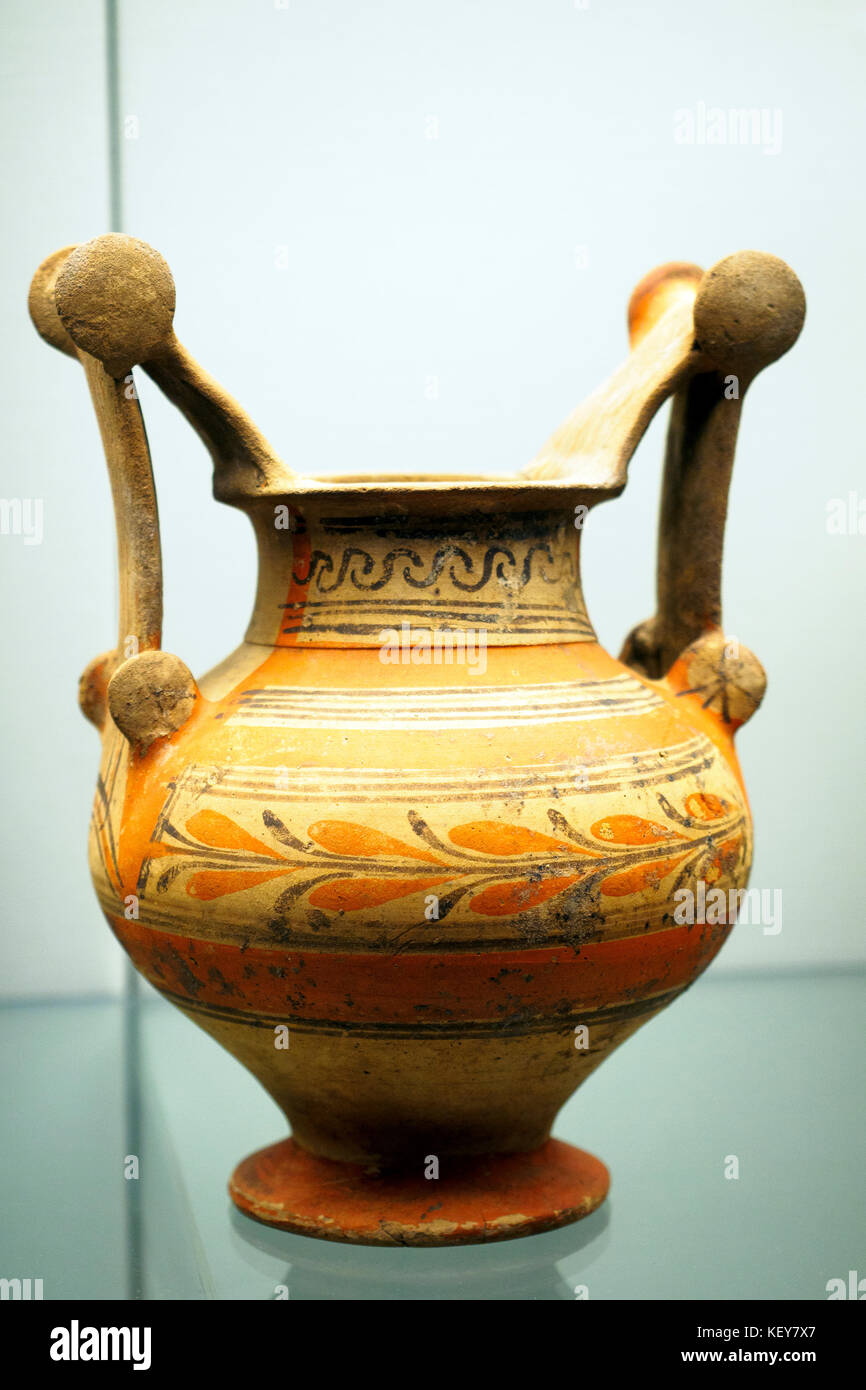 Messapian pottery hi-res stock photography and images - Alamy