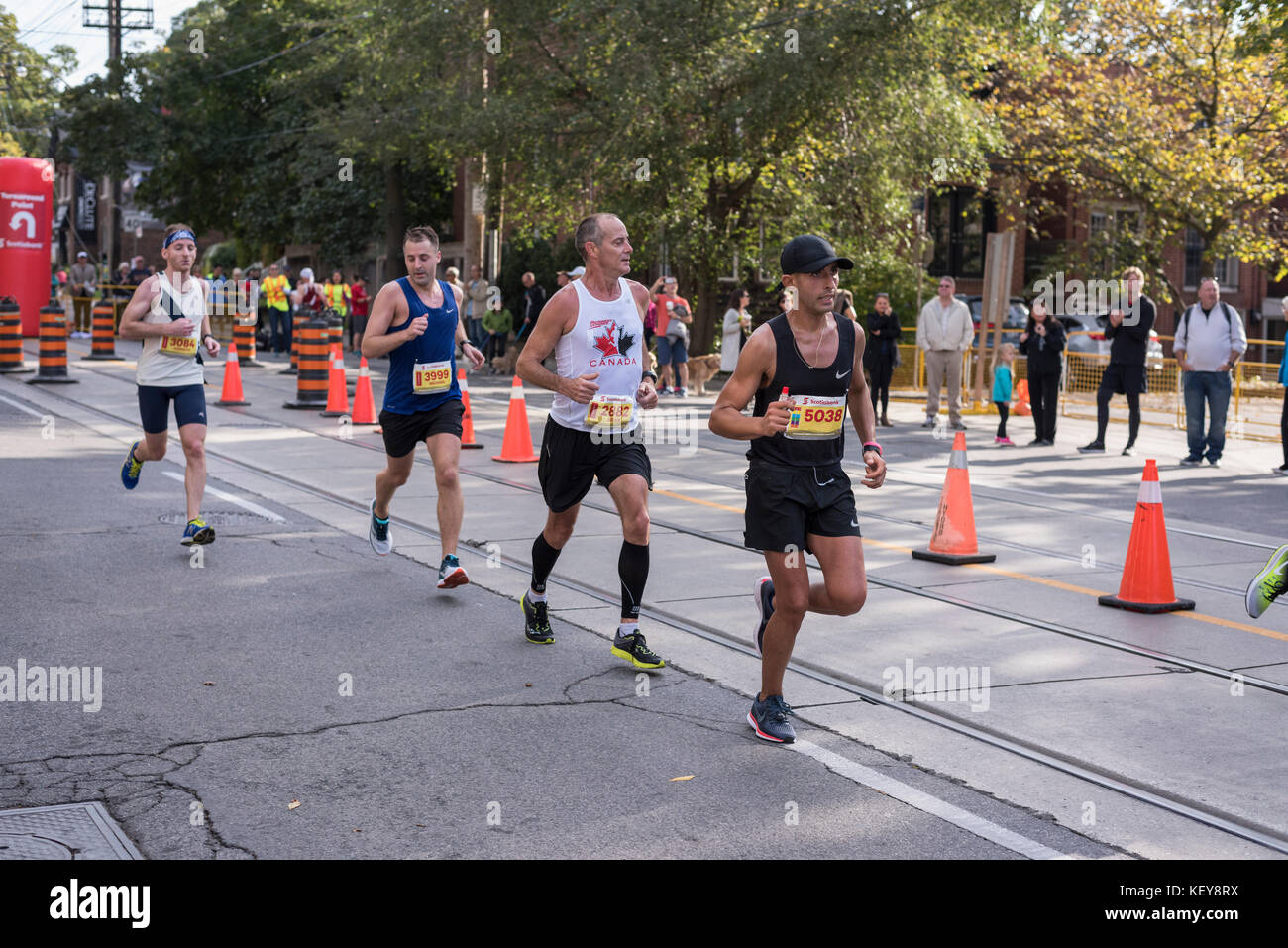 Toronto waterfront marathon hi-res stock photography and images - Alamy