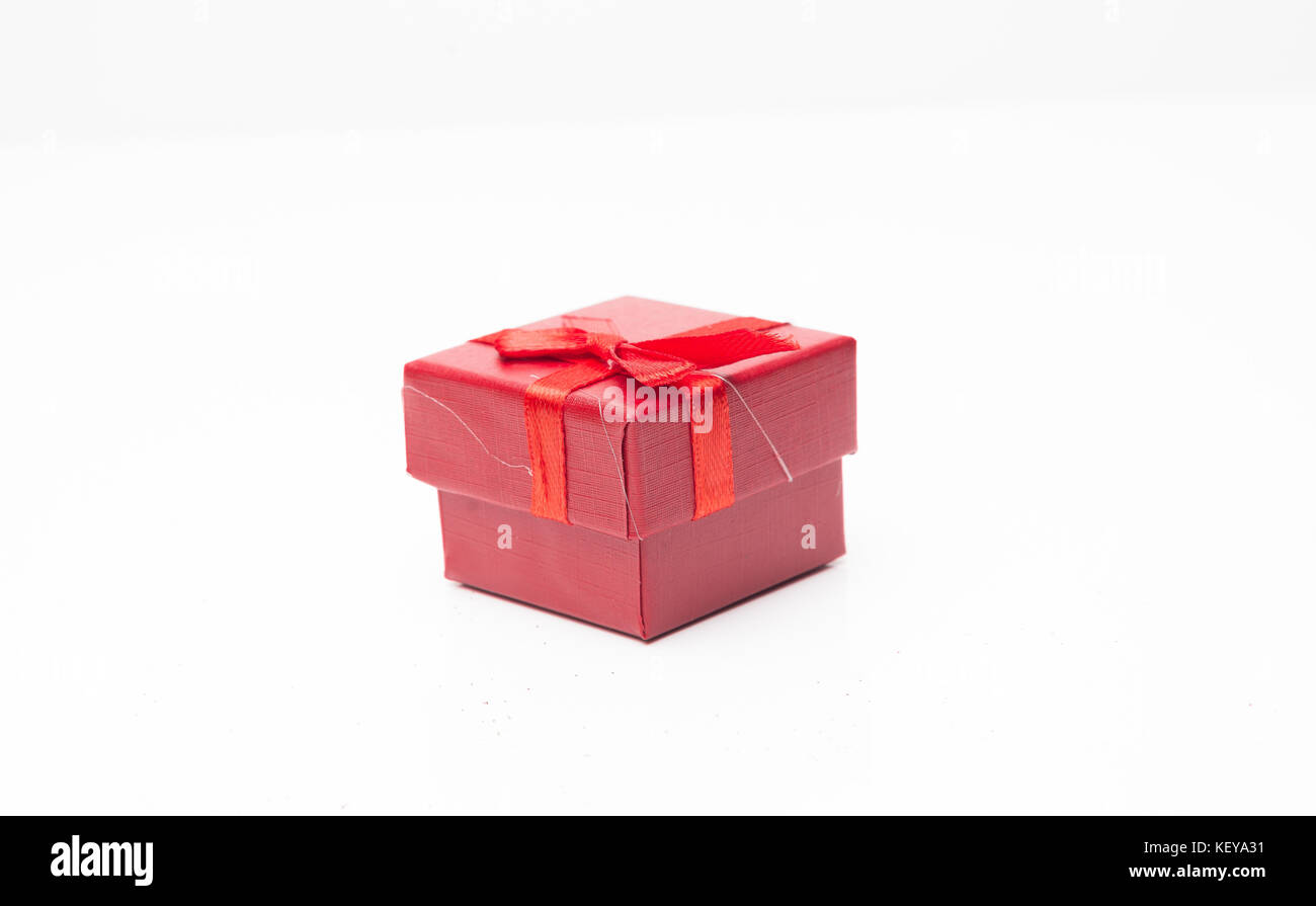 red gift box isolated on white background Stock Photo - Alamy