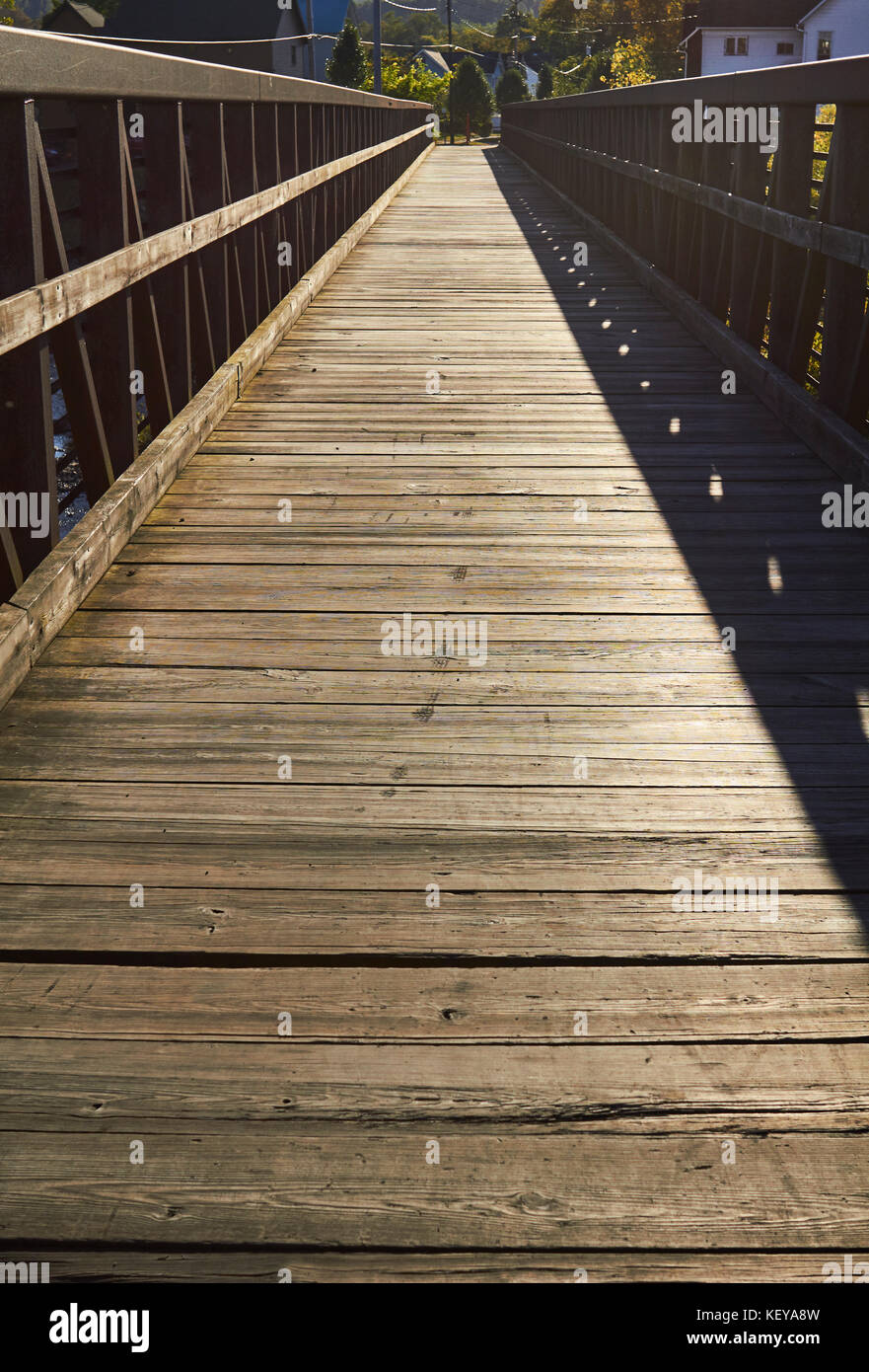 Wood foot bridge at Confluence, Pennsylvania, USA Stock Photo - Alamy