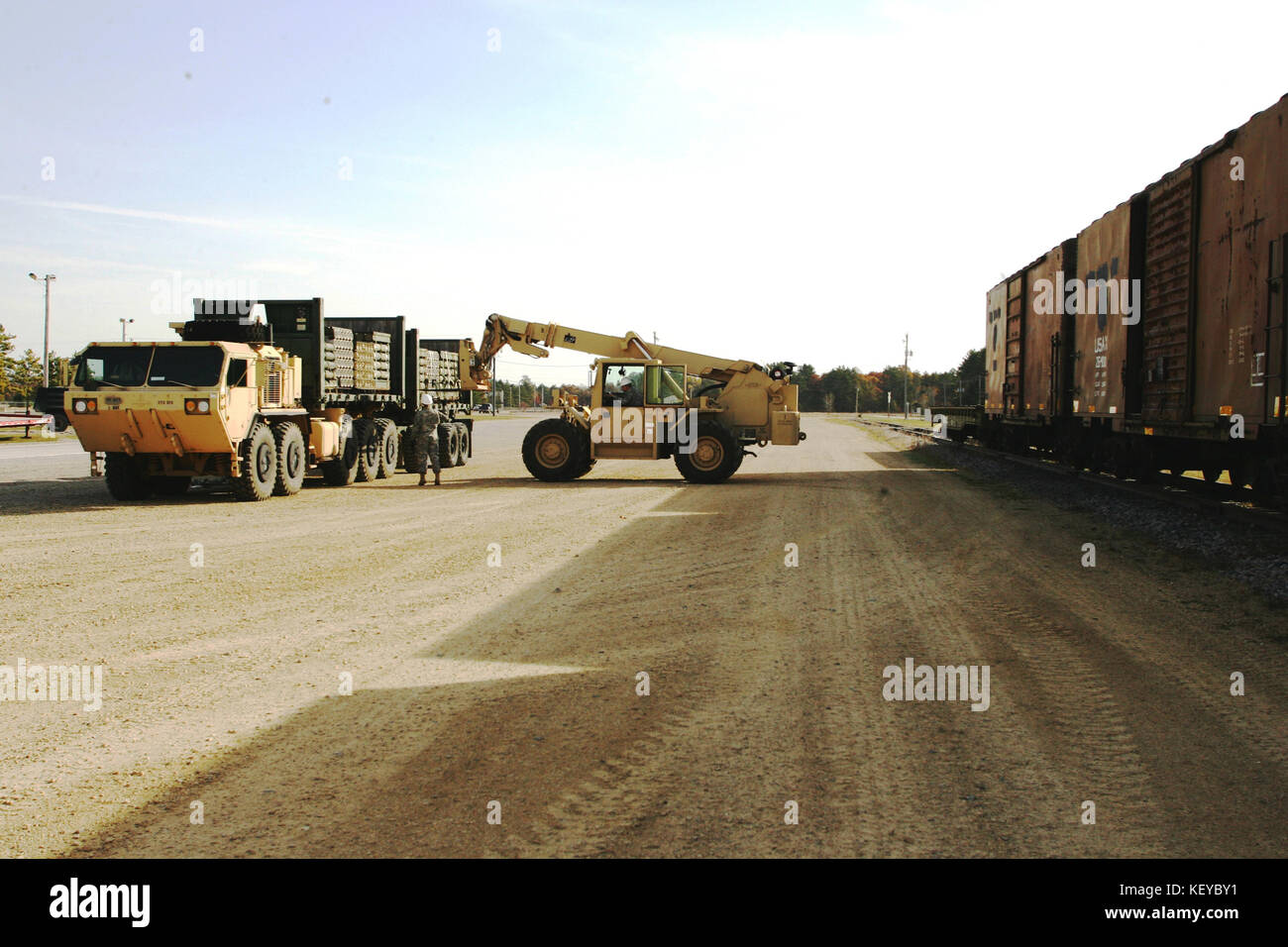 Cargo unloading hi-res stock photography and images - Alamy