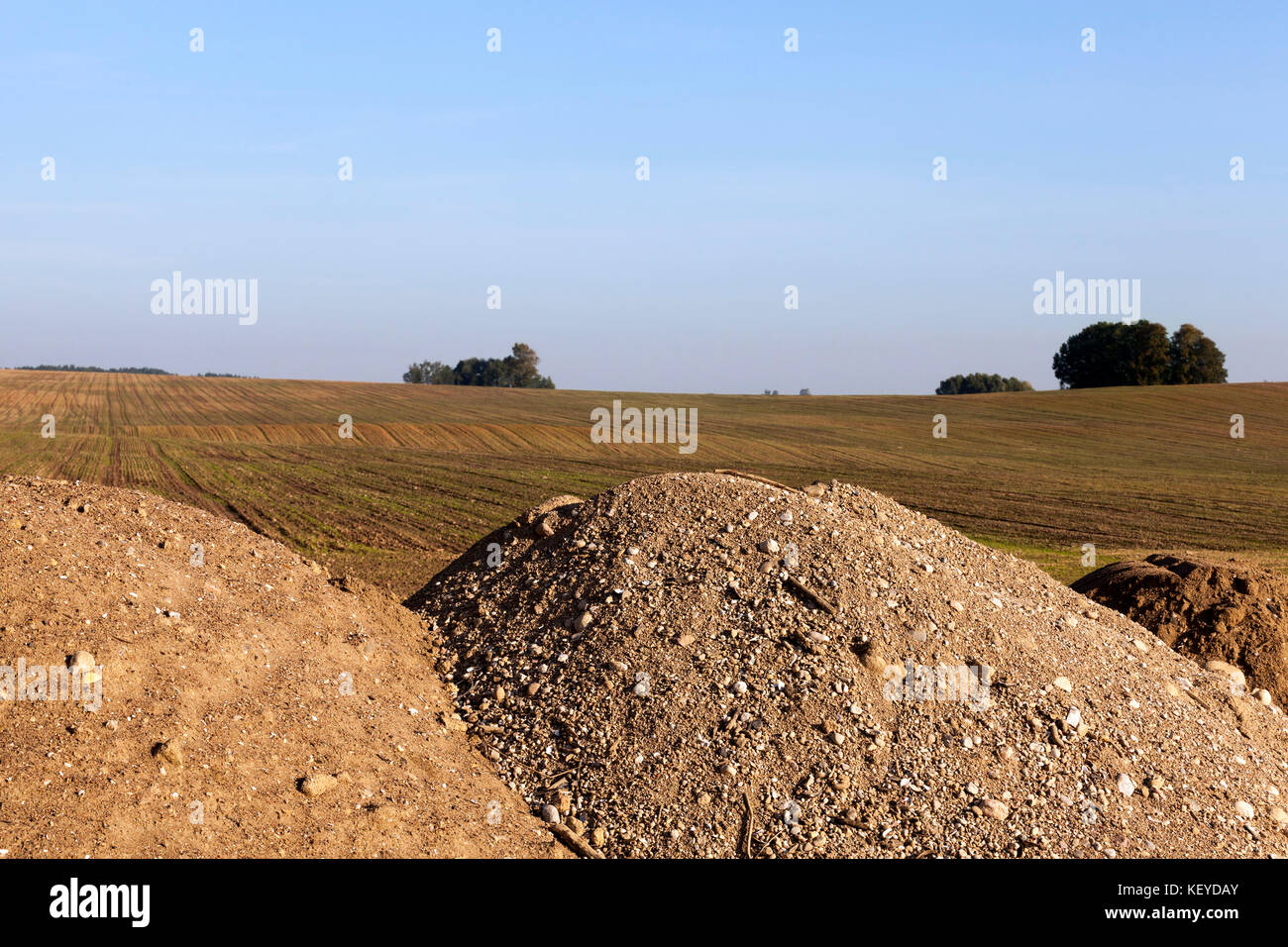 Stock pile aggregate gravel sand hi-res stock photography and images ...