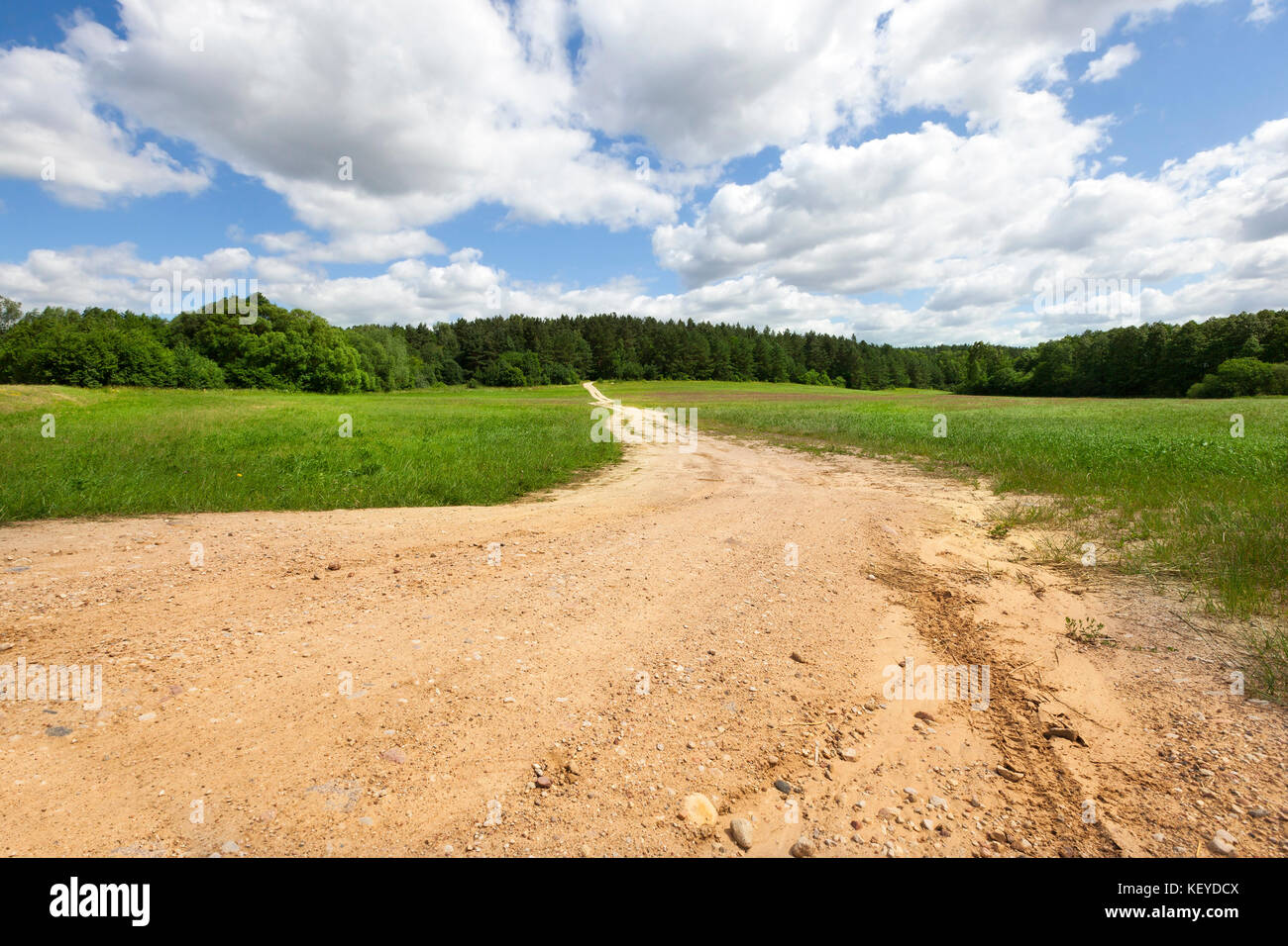 Nobody sandy dirt track road hi-res stock photography and images - Alamy