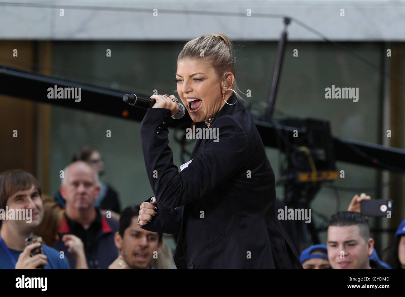 Fergie performs some of her greatest hits for fans as she does a live ...