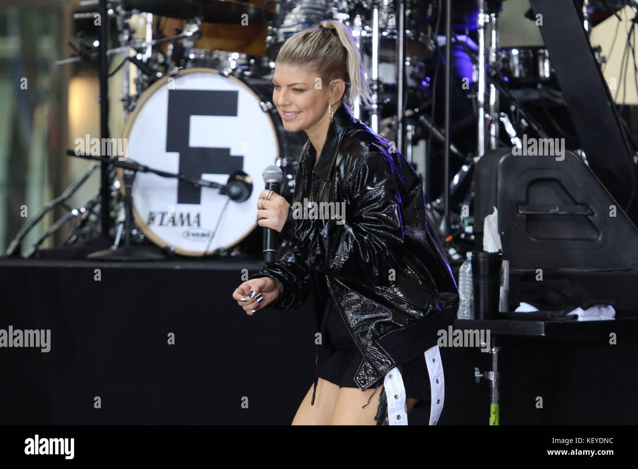 Fergie performs some of her greatest hits for fans as she does a live ...