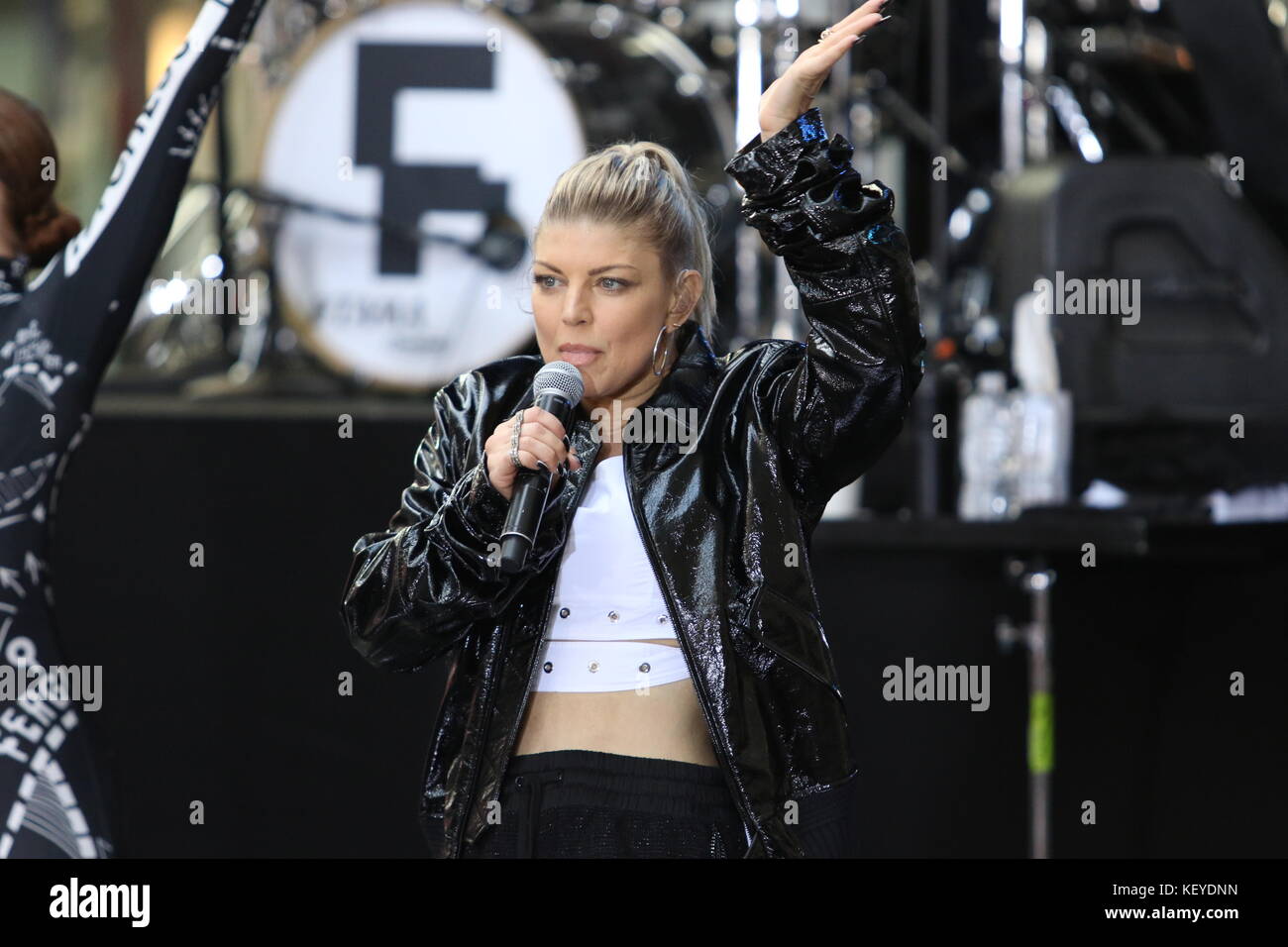 Fergie performs some of her greatest hits for fans as she does a live ...