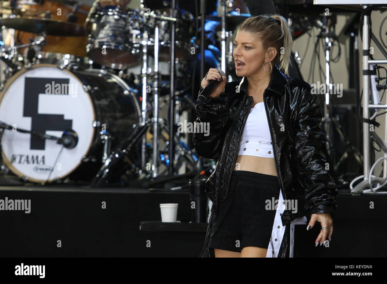 Fergie performs some of her greatest hits for fans as she does a live ...