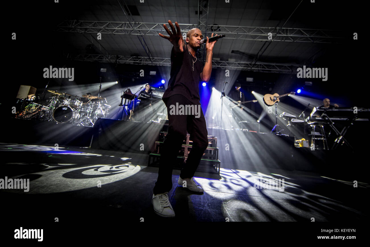 Ne-Yo performing live in concert at the Bournemouth International ...
